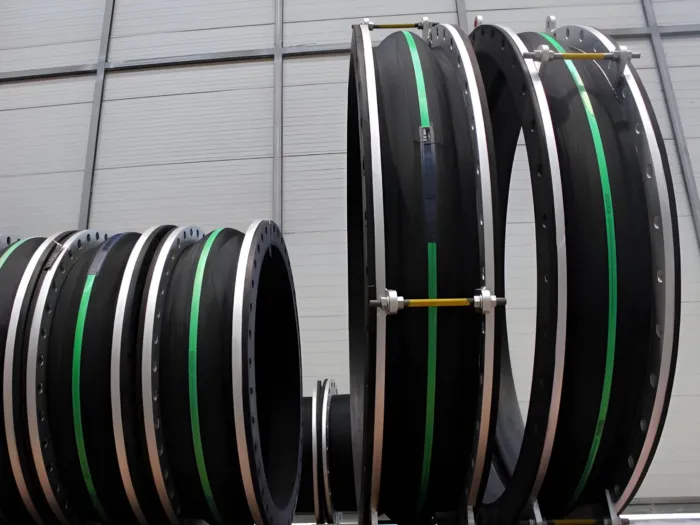 Neoprene Rubber Expansion Joint | Durable Piping Solutions
